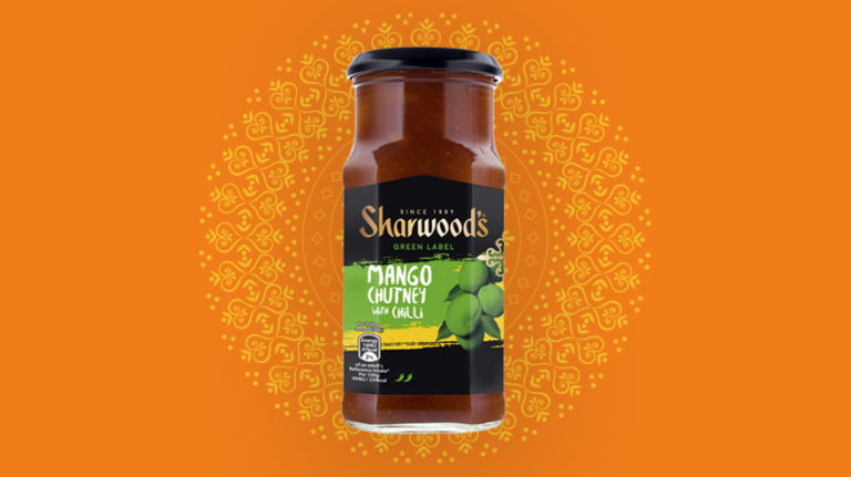 Sharwood's Green Label Mango Chutney with Chilli 360g